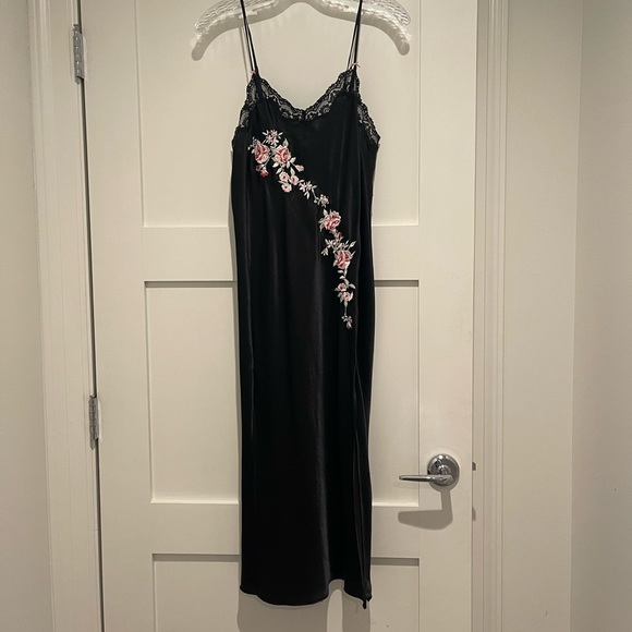 Linea Donatella | Dresses | Linea Donatella Rose Embroidery Black Slip ...